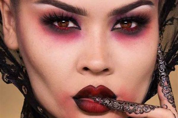 The Ultimate Guide to Vampire Makeup - Fanzine Blog